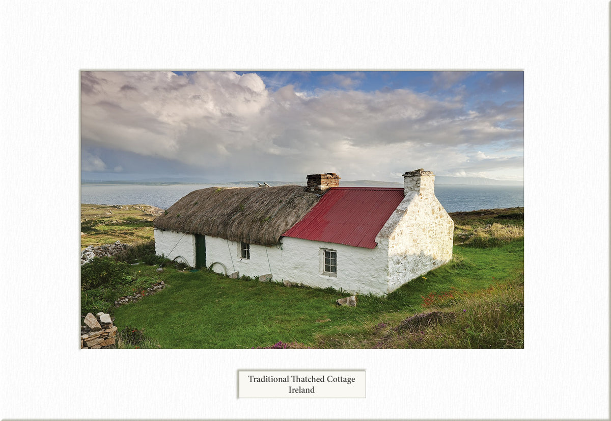 Traditional Thatched - Visions of Ireland – Real Ireland - Picture Press